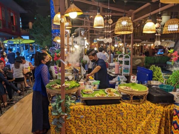 ICONSIAM Amazing SookSiam Celebration Food and Culture From 5 Regions ...