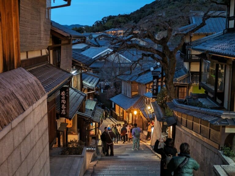 Walking Kyoto’s Famous Ninenzaka and Sannenzaka Streets – TIMEtoMOSEY